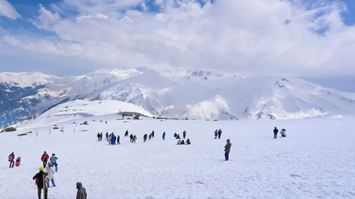 Weather Update: Cold Winds Set To Sweep Across North India As J-K Witnesses First Snowfall; Rain ...