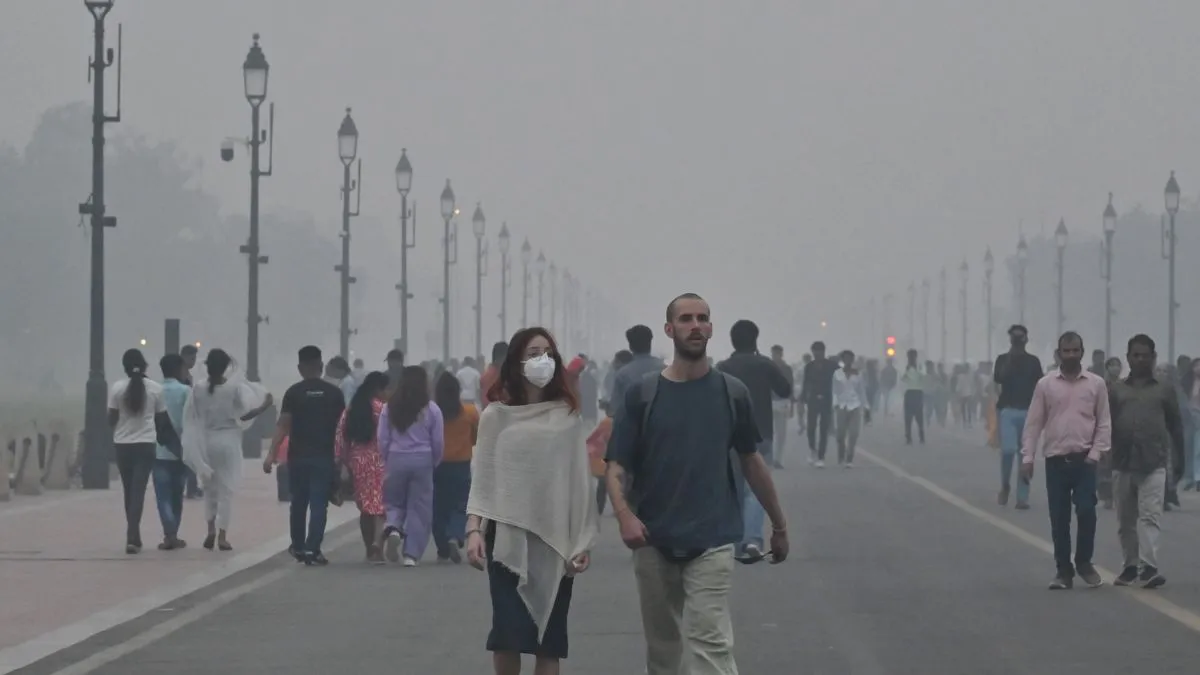 Delhi Sees Rise In 'Walking Pneumonia' Cases As Air Pollution Takes ...