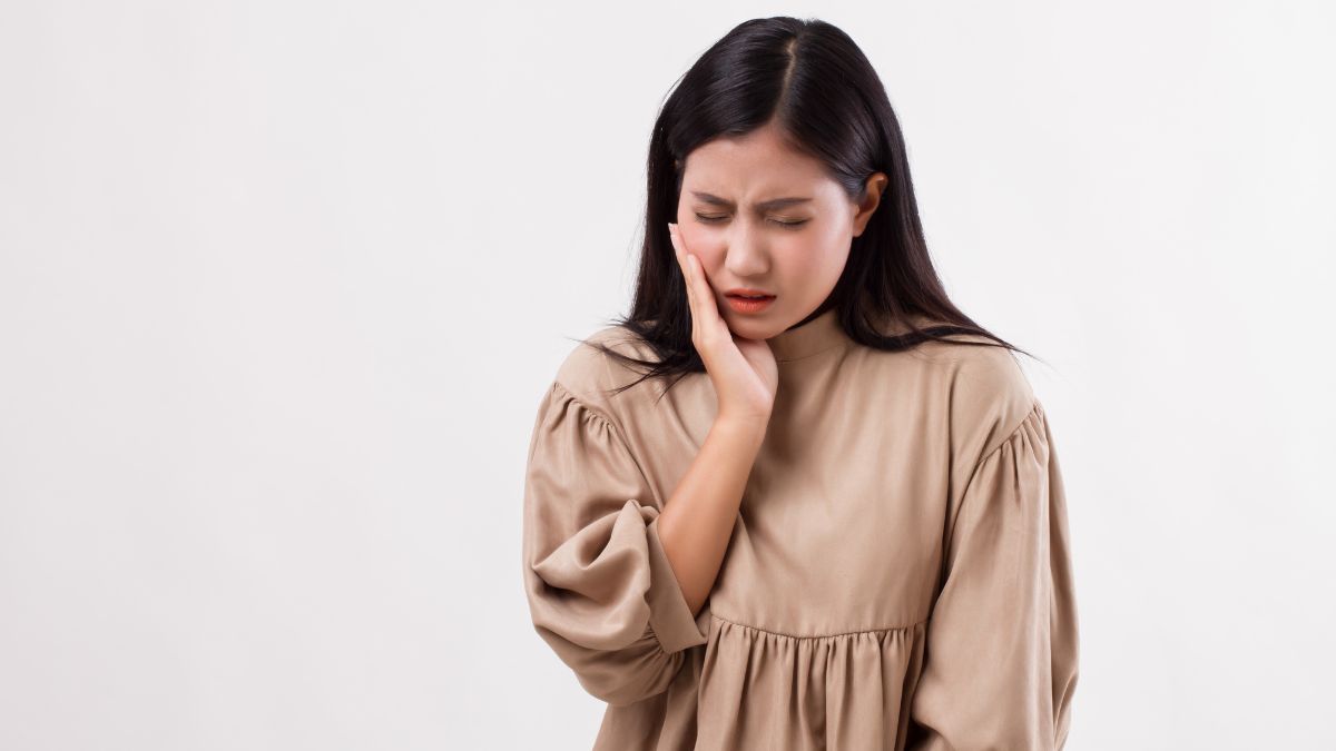 5 Warning Signs Of Low Calcium Levels That Women Shouldn't Ignore