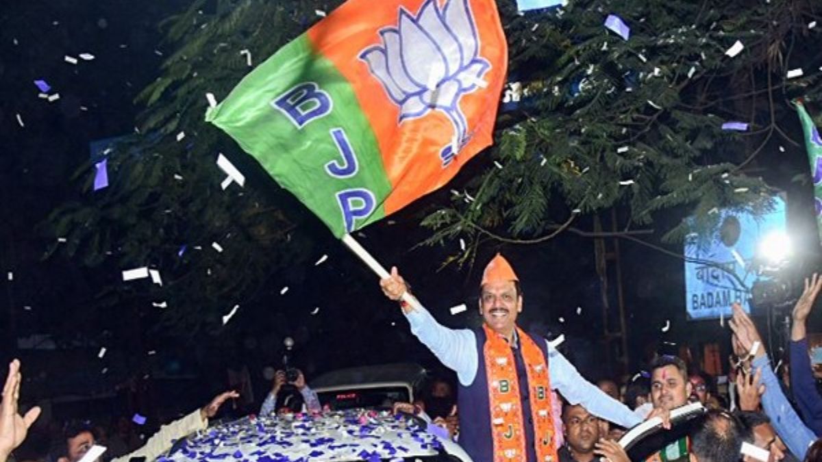 Devendra Fadnavis Assumes Office as Maharashtra CM: First Cabinet Meeting and Key Announcements