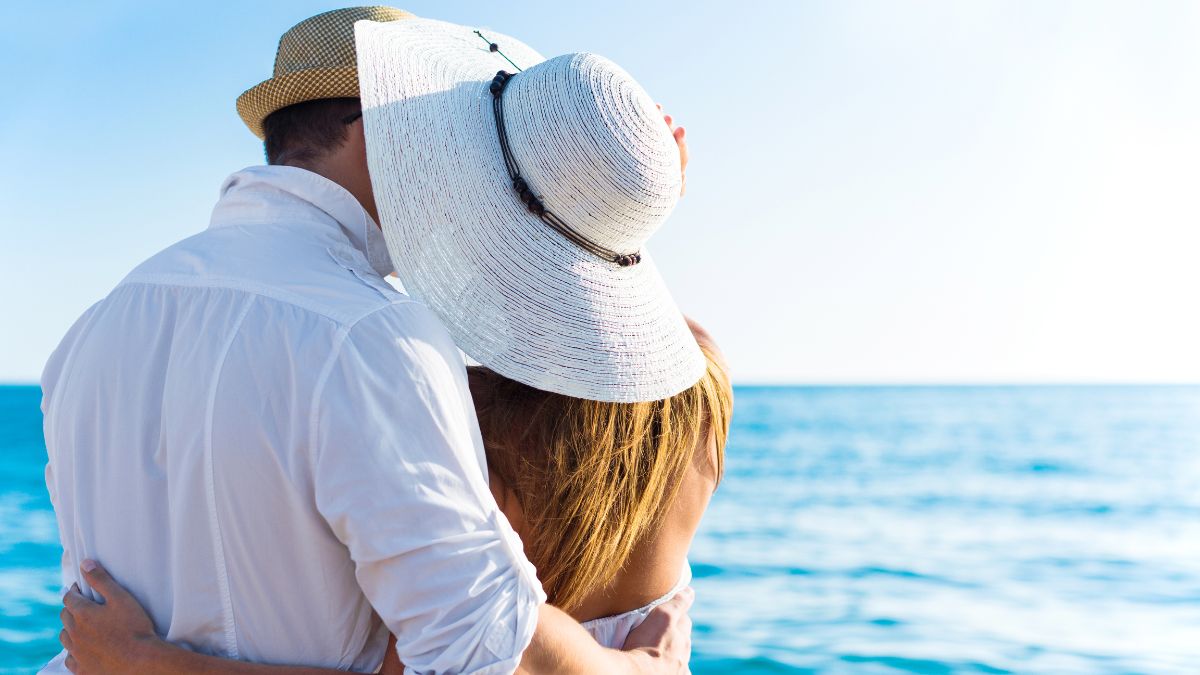 20 Funny Jokes To Spark Happy Banter With Your Crush And Leave A ...