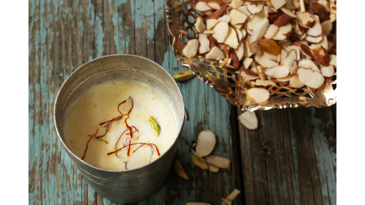 5 Impressive Reasons To Drink Kesar Milk Once In A Day