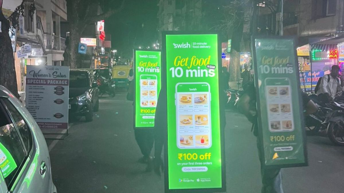 Bengaluru News: Human Billboards With Illuminated Ads For Food Delivery ...