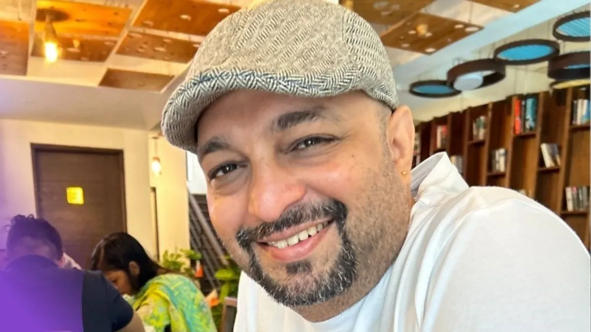 Mumbai: Man Pees Pants At Bryan Adams Concert, Writes Open Letter To ...