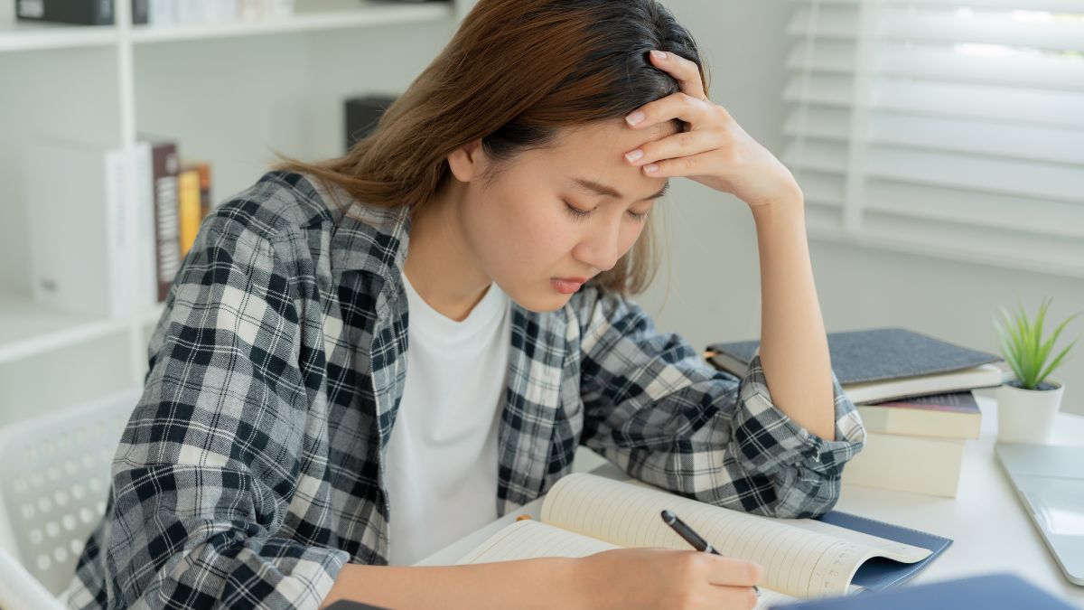 4 Effective Tips For Students To Avoid Sleep While Studying