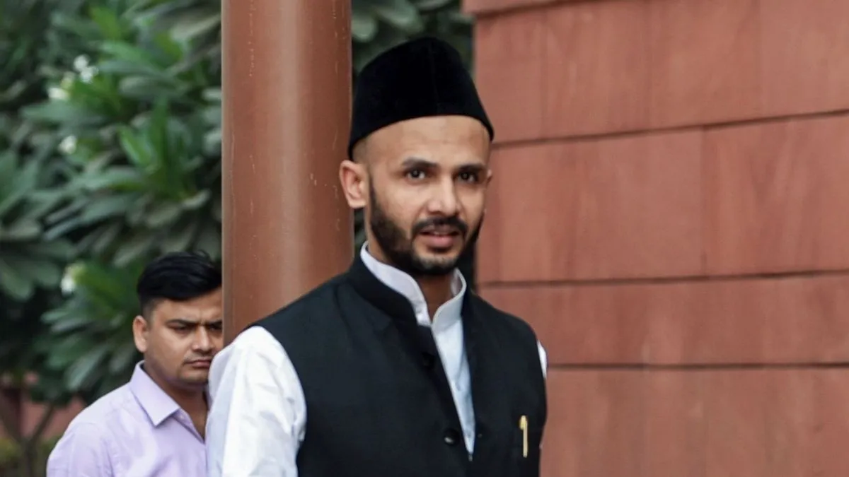 Sambhal Mp Zia Ur Rahman Barq His Father Receive Death Threat Police Launches Probe 