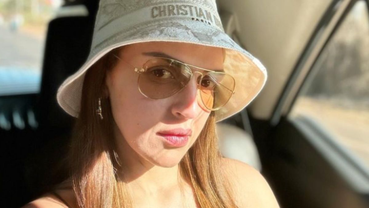 Esha Deol Posts First Photo With Cryptic Note After Separating: 'No Matter How Dark It Gets..'