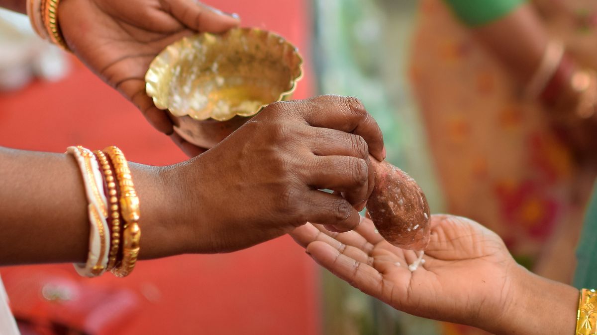 What Is The Difference Between Charanamrit And Panchamrit? All You Need ...