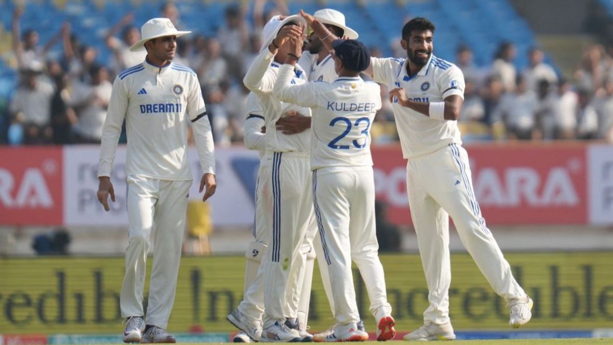 IND vs ENG 3rd Test: Indian Players Wear Black Arm Bands On Day 3, Here ...