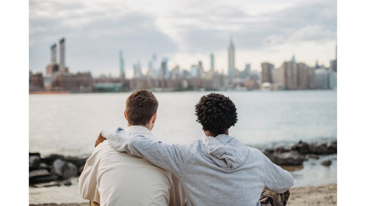 Hug Day 2024: 5 Types Of Hugs And Their Special Meanings That You Should Know