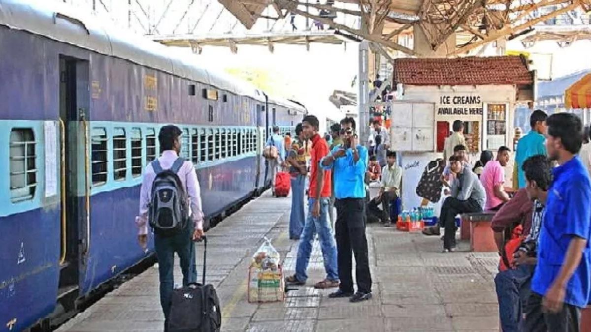 Indian Railways Chain 'Heist' In Puri-Hatia Express Train Leaves ...