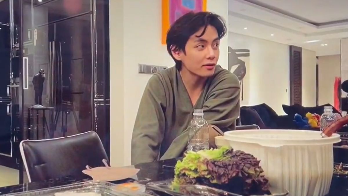 BTS' V Aka Kim Taehyung Takes ARMYs By Surprise With Quick Home Tour ...