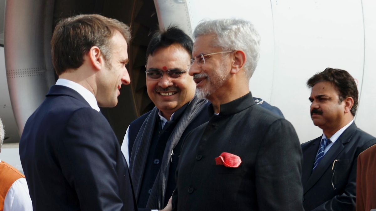 French President Emmanuel Macron Arrives In Jaipur, Visits Amber Fort ...
