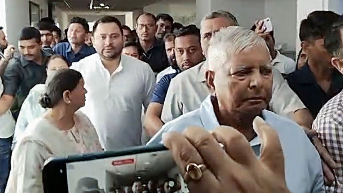 Lalu Yadav And Son Tejashwi Summoned By ED In Land For Jobs Case, To ...