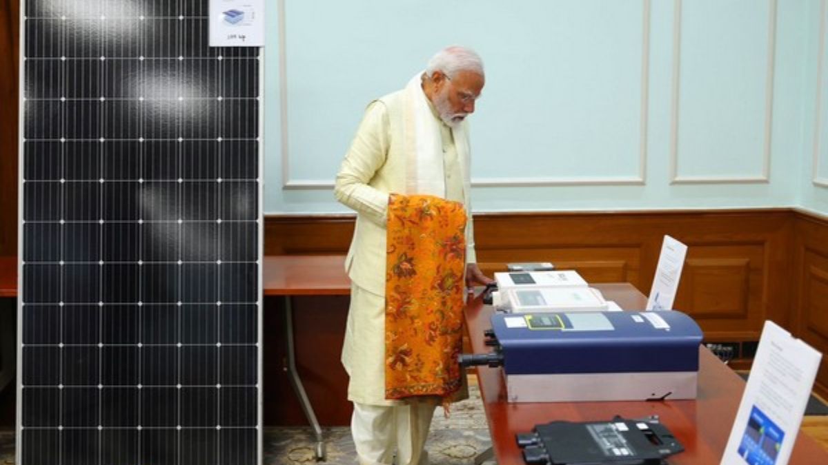 PM Modi Announces 'Pradhanmantri Suryodaya Yojana', To Benefit One ...