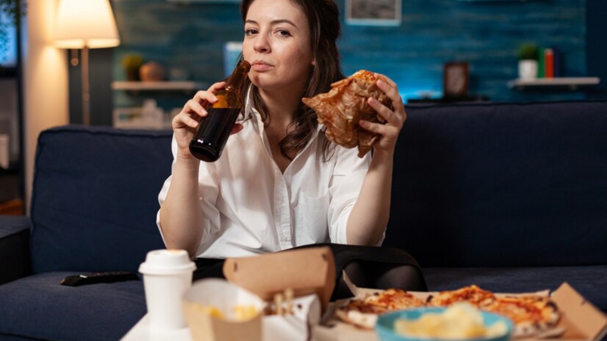 Never Eat These 5 Foods After 8 PM For Good Sleep | Foods To Avoid ...