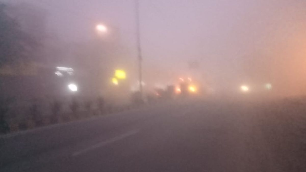Delhi Weather Update: Dense Fog Affects Visibility, IMD Predicts ... Delhi Weather Update: Dense Fog Affects Visibility, IMD Predicts ...