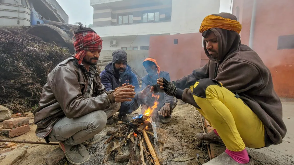 UP Weather: Cold Wave, Dense Fog Disrupt Normal Life In Several ...