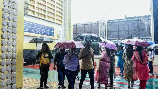 Tamil Nadu Weather: Heavy Rain Likely Until Jan 15 Across 12 Districts; Chennai To Witness Rain ...