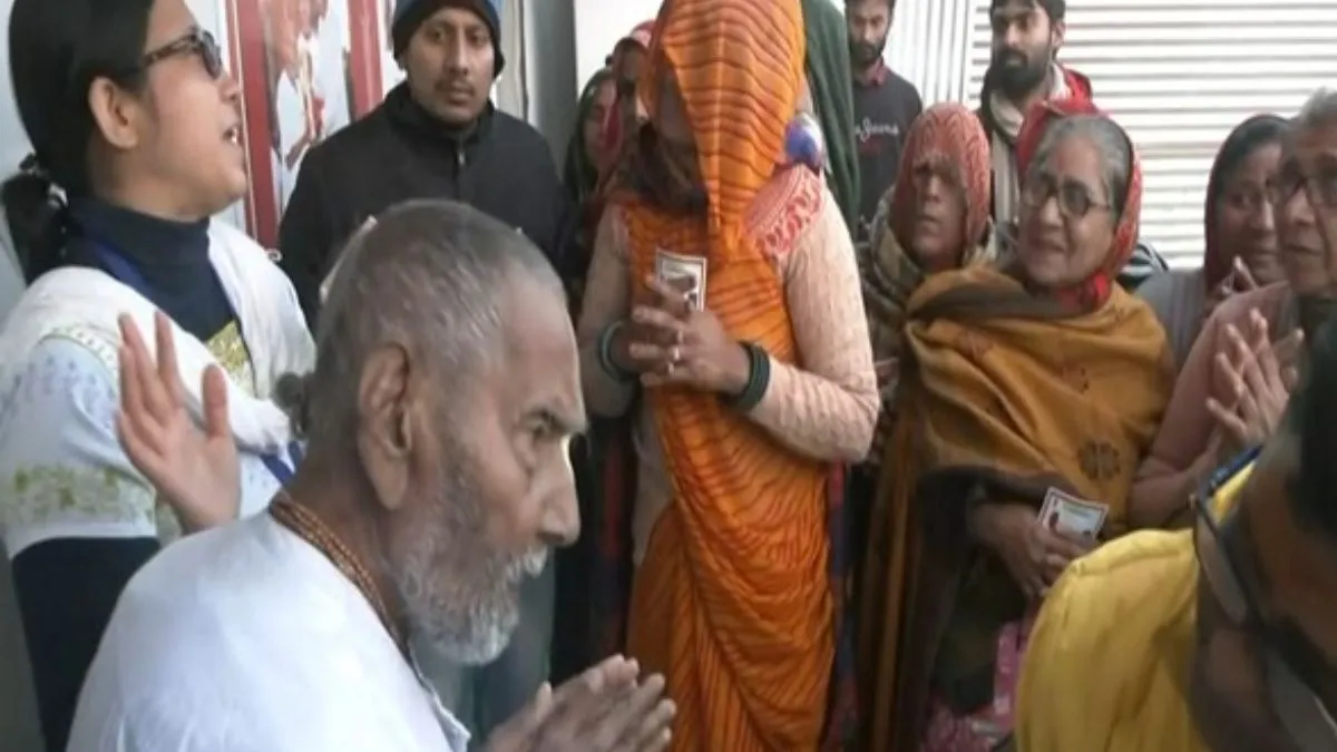 Maha Kumbh Mela 2025: 128-Year-Old Swami Shivanand Saraswati Steals ...