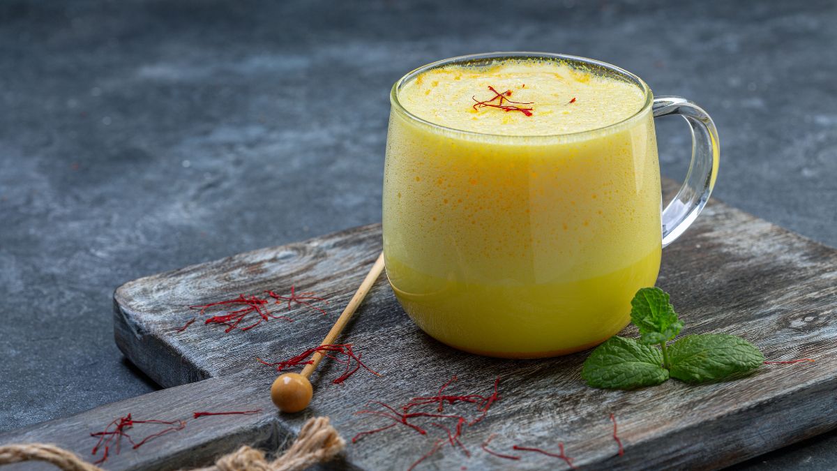 5 Astonishing Benefits Of Drinking Kesar Milk In Winters