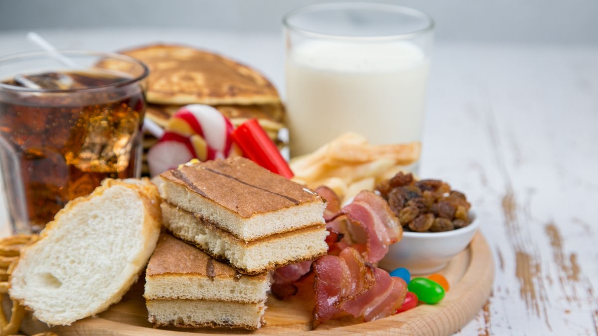 5 Worst Food Habits That Can Damage Your Stomach Health