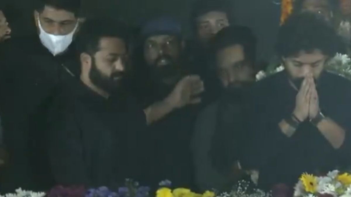 NT Rama Rao Death Anniversary: Jr NTR And Nandamuri Kalyan Ram Pay ...