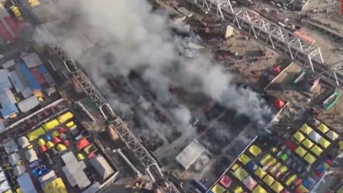 Mahakumbh Fire: Drone Visuals Show Thick Black Smoke Shooting Over ...