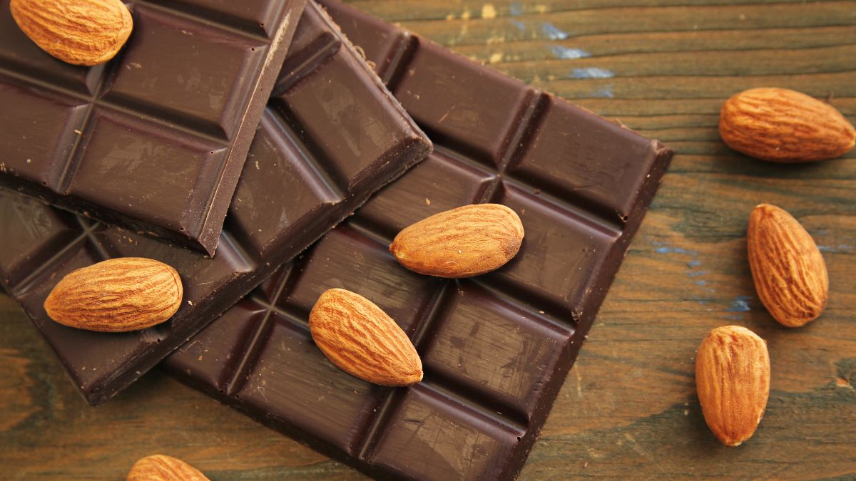 4 Healthy Snacks For Your Late-Night Binging