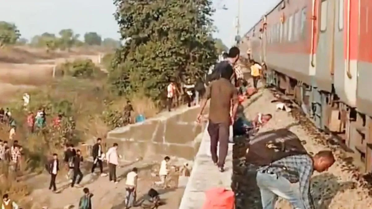 Jalgaon Train Accident: Death Toll Rises To 13 As Police Recover ...