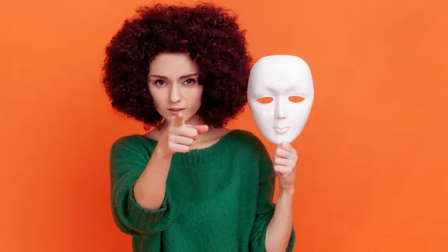 Top 5 Double Faced Zodiac Signs That Can Change Their Colours Faster ...