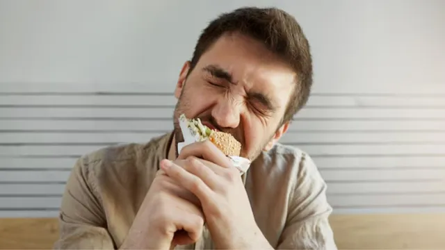 4 Potential Health Risks Of Eating Too Fast You Should Know About