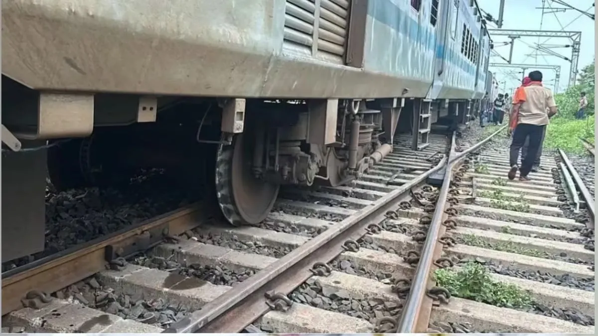 Howrah Train Accident: Tirupati Express Derail After Collision With ...