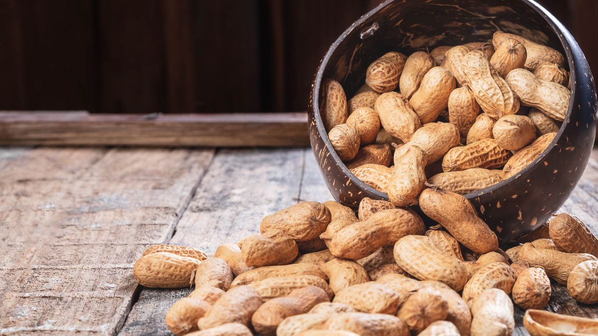 5 Reasons Why You Should Eat Peanuts In Your Snack Routine