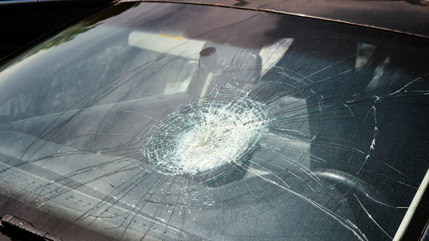 Mumbai News: Mercedes-Benz Crashes At Terminal 2, Injures 5 Including ...