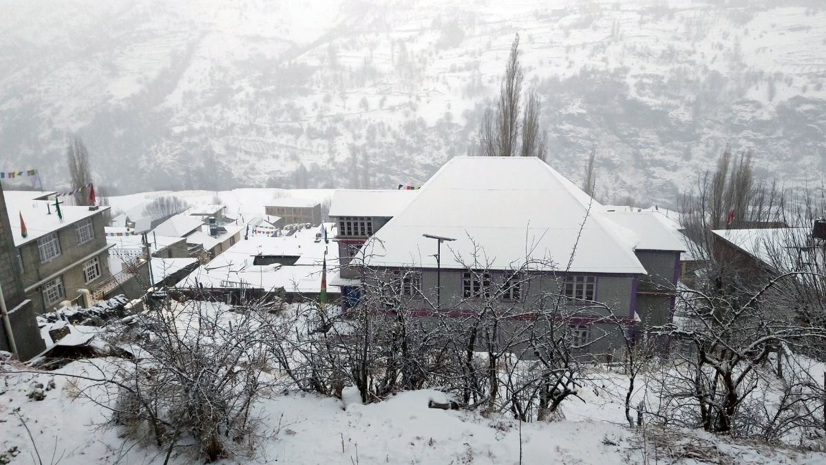 Himachal Weather: Rohtang, Shinku La, Spiti Valley Witness Snowfall ...