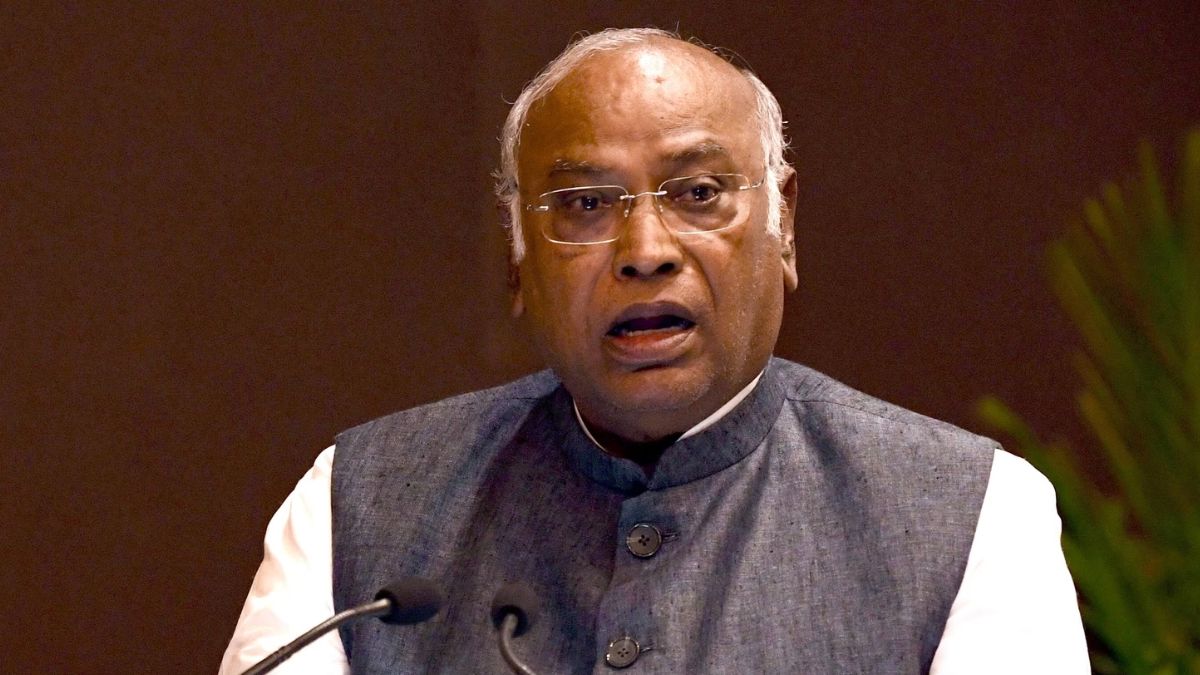 'Tera Baap Ka Bhi...': Mallikarjun Kharge Charges At BJP MP For Interrupting Him In Rajya Sabha