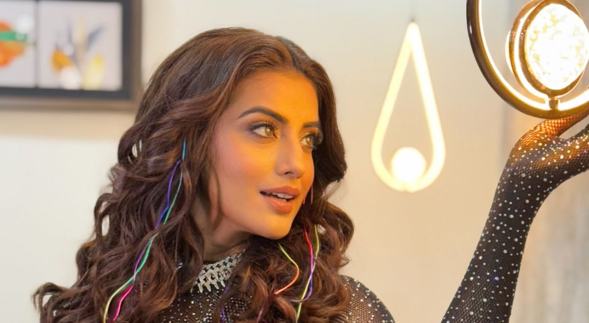 List Of Top 10 Richest Bhojpuri Actresses: Akshara Singh, Monalisa ...