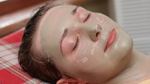 4 Beauty Benefits Of Applying Tulsi Face Mask Every Week Once