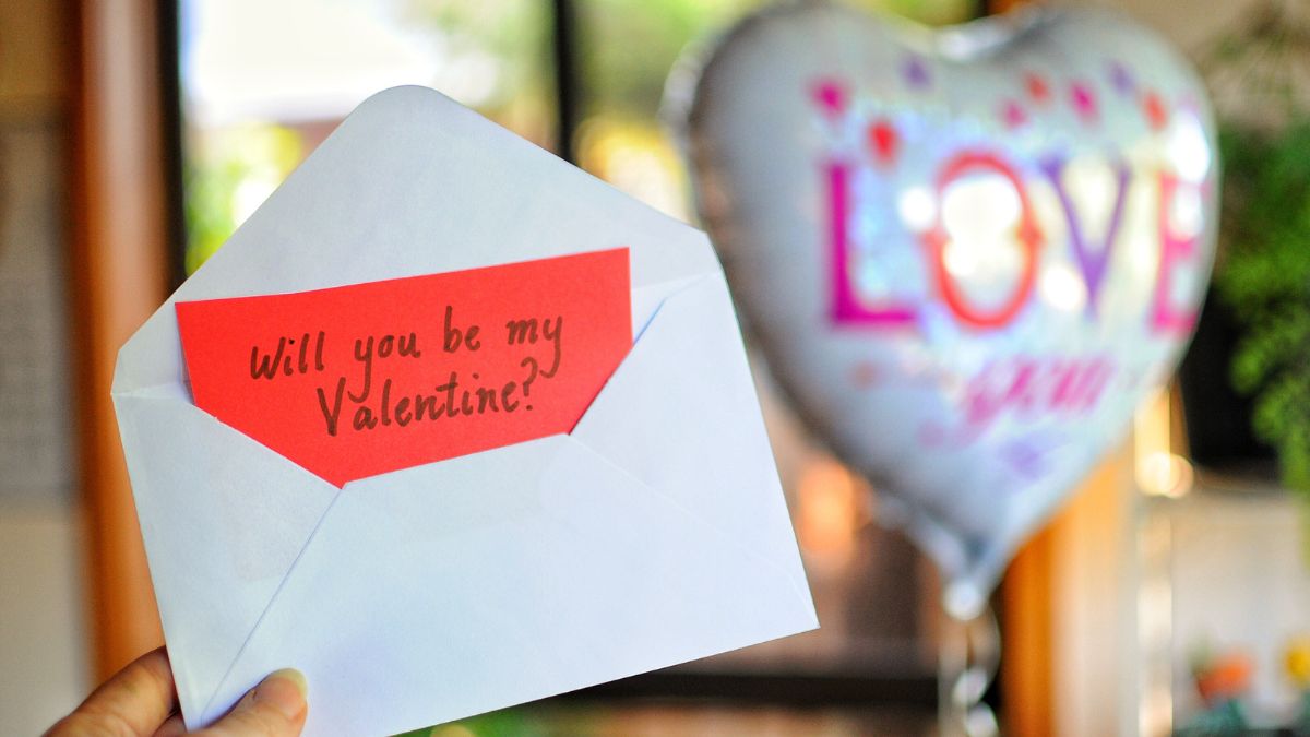 Valentine Week 2025: 5 Creative And Romantic Ways To Ask Someone To Be ...
