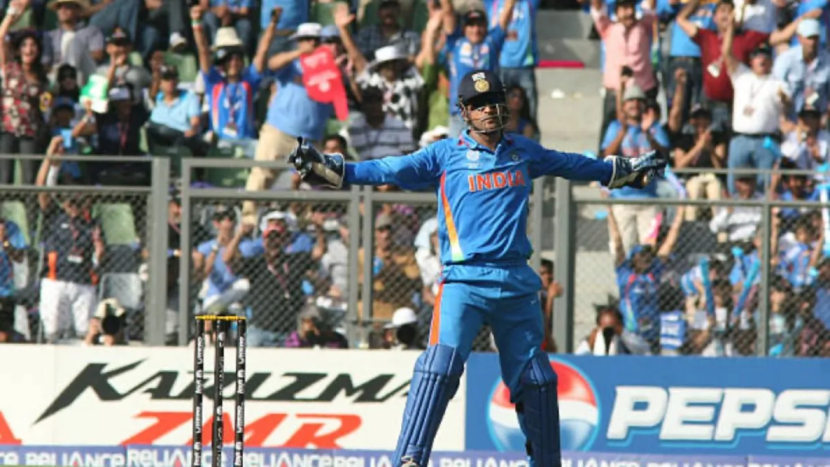MS Dhoni Teaches Fans To Sledge Pakistan Players In New Promo For ICC ...