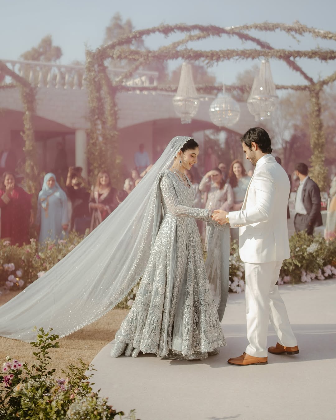 Sanam Teri Kasam Actress Mawra Hocane's Wedding Looks Serve Major Inspo ...