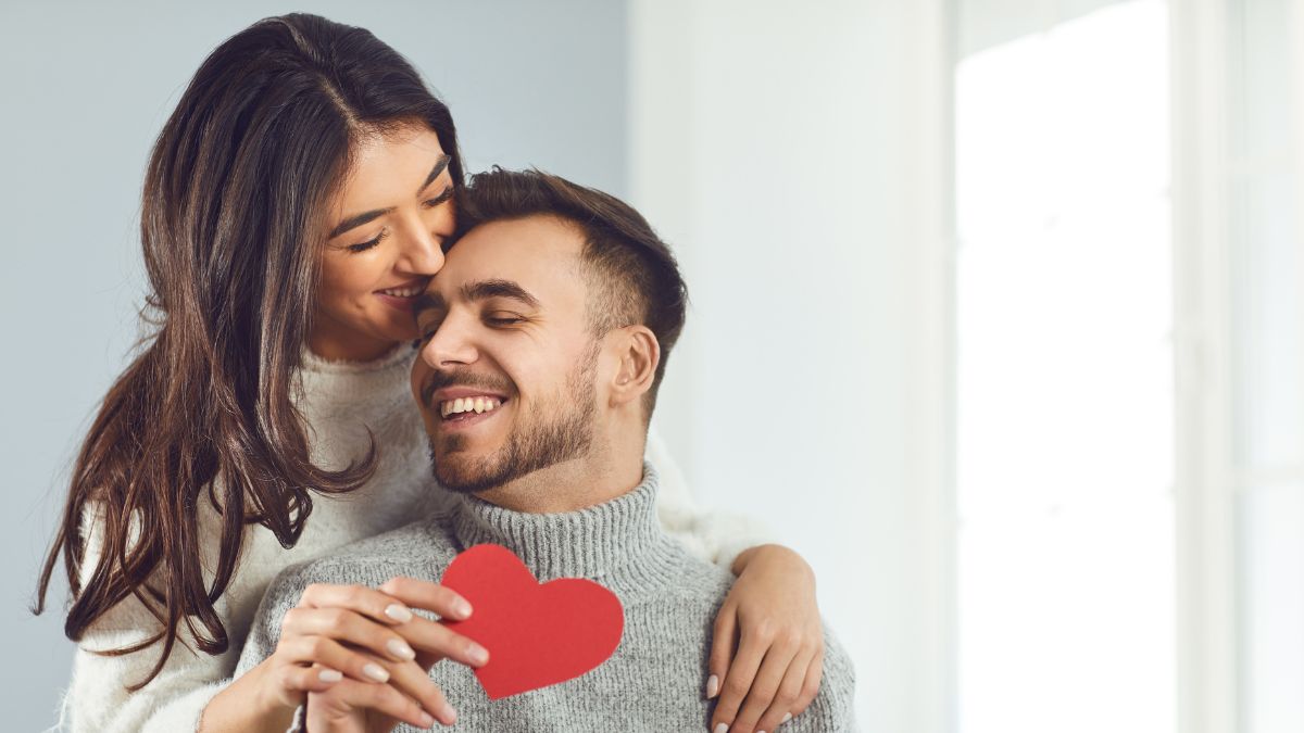 Happy Kiss Day 2025: Try These Unique Ways To Kiss Your Partner On This ...