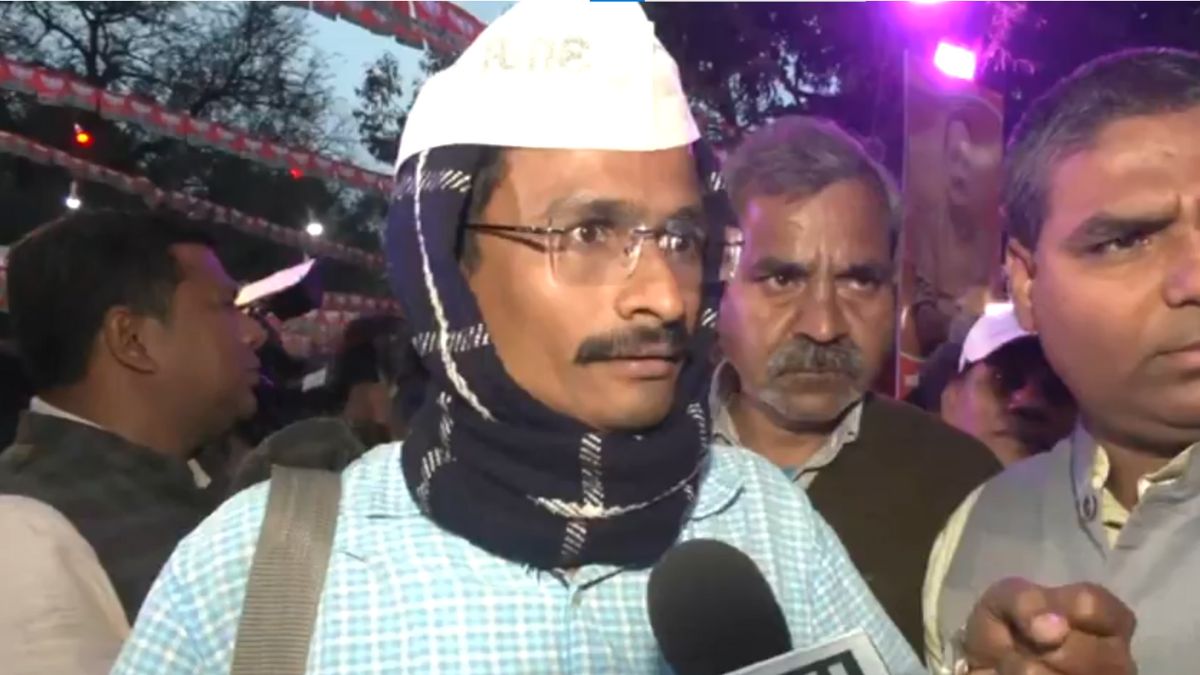 BJP Supporter In Kejriwal Avatar Mocks AAP, Says Will Transform Punjab ...