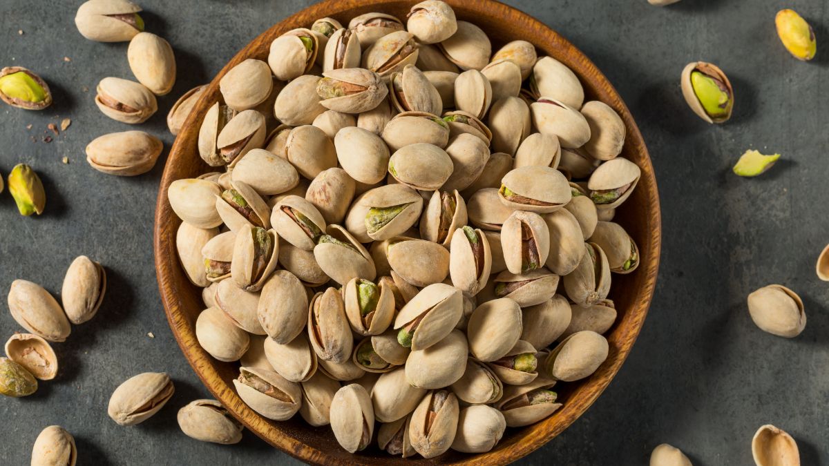 5 Reasons Why Women In 20s And 30s Should Eat Pistachios Daily