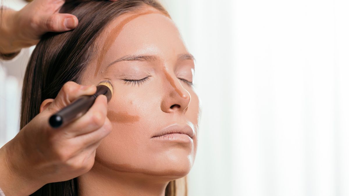 5 Simple Tips And Tricks To Contour Face To Get Sharp Jaw Line And ...