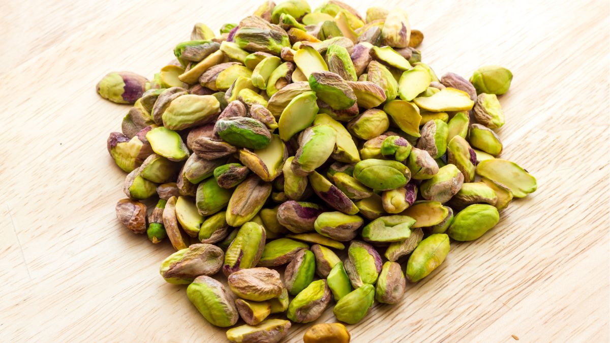 5 Reasons Why Women In 20s And 30s Should Eat Pistachios Daily
