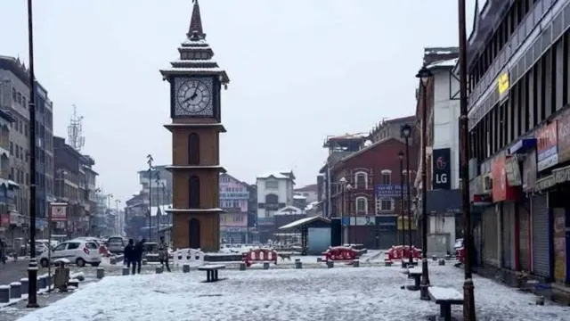 Kashmir Weather: Heavy Snowfall, Rain Disrupt Travel In J-K; Highways ...