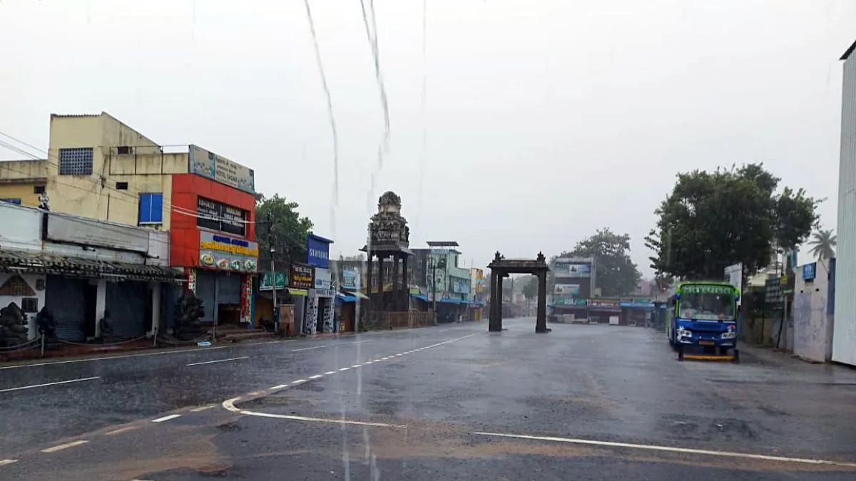 Tamil Nadu: Heavy Rain Alert Issued For 10 Districts; IMD Forecasts Wet ...