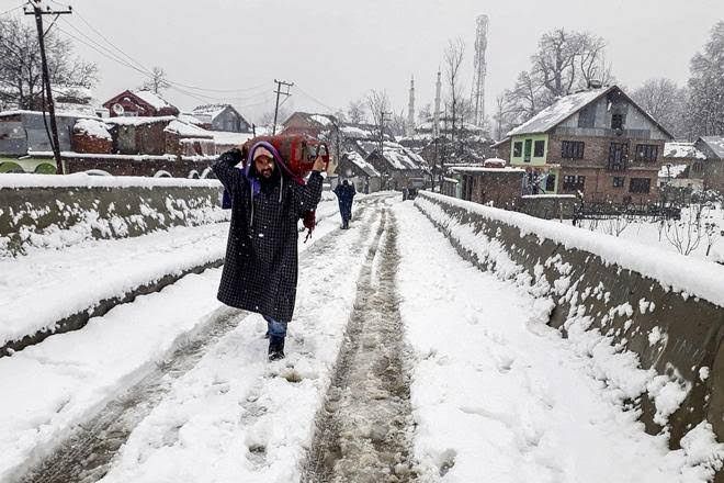 Kashmir Weather: Heavy Snowfall, Rain Disrupt Travel In J-K; Highways ...